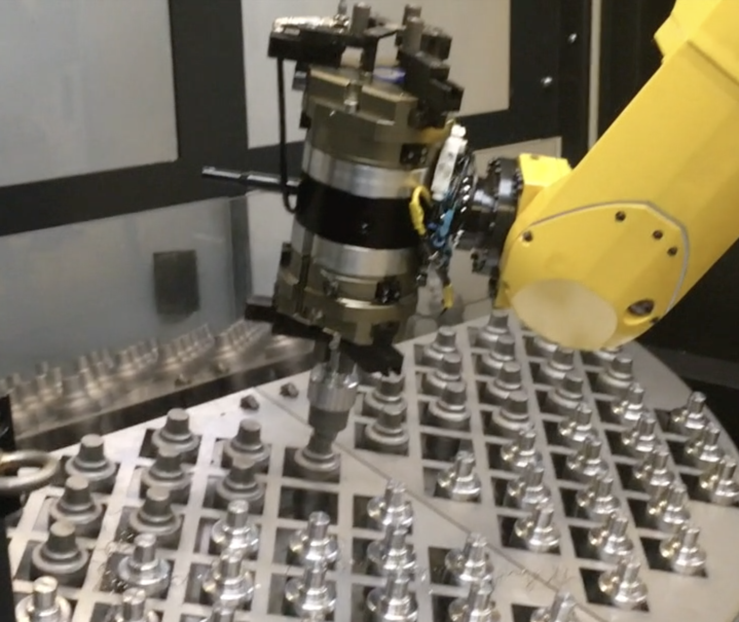 Okuma LB4000 with HALTER LoadAssistant