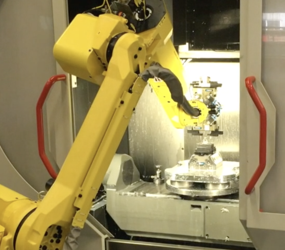 Hermle B300 with HALTER LoadAssistant